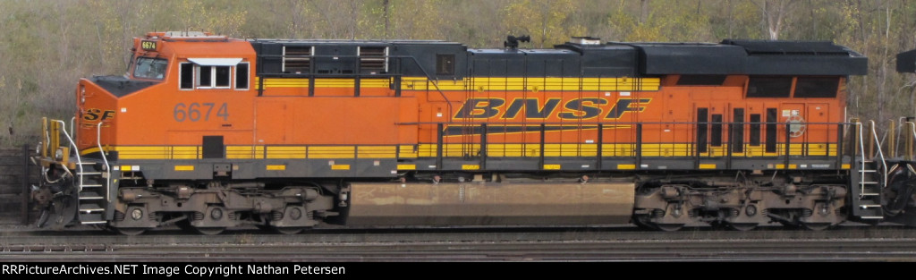 BNSF 6674